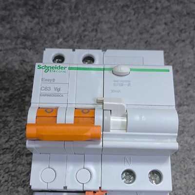EA9RN2C6330CA，全新未使用，空开，1个议价