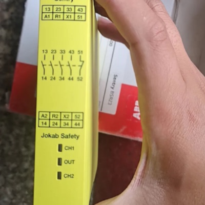 议价2TLA010041R0600 全新正品，ABB安全继电器  更多型号请咨询
