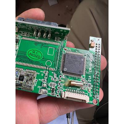 议价LPC1765FBD100加MG3015张价200可维修