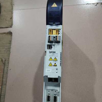 溢价-伦茨I700驱动器E70ACMDE0104SA2ETR，已测