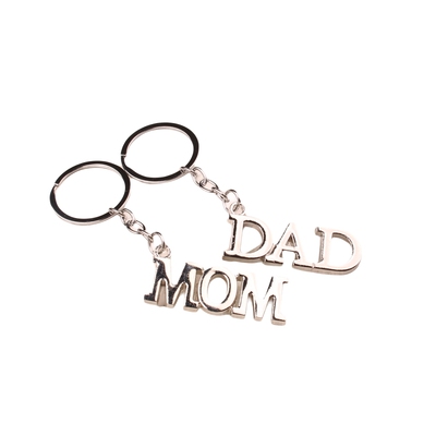 创意锌合金字母DADMOM钥匙链