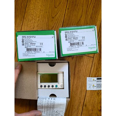 〔议价-可维修〕施耐德 SR2A101FUSR2基本型 逻辑控制器AC24V 工