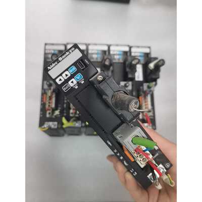 拍前询价：Sankyo伺服驱动器型号DA21221200W成色不