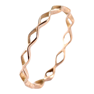 四边形镂空ipg时尚搭配钛钢戒指