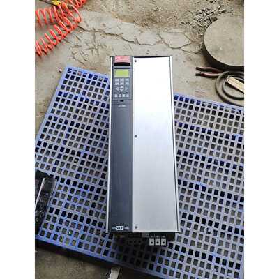 询丹佛斯VLT5000变频器22KWVLT5032PT5C2