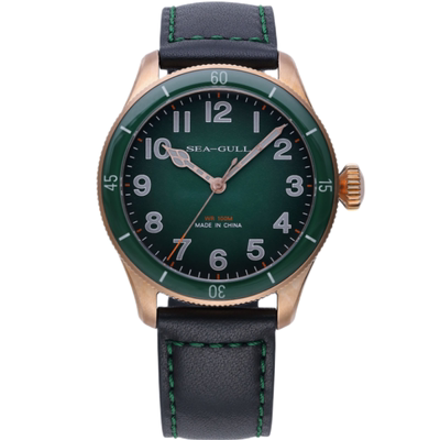 海鸥铜表壳100米防水飞行员男表