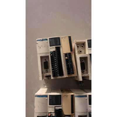 议价PLC模块OTB1CODM9LP后面还有模块 外观灰没