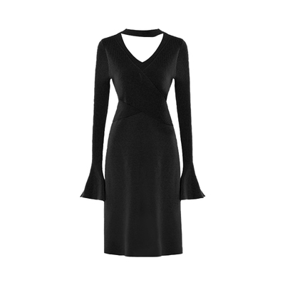 黑色镂空领长袖修身针织连衣裙