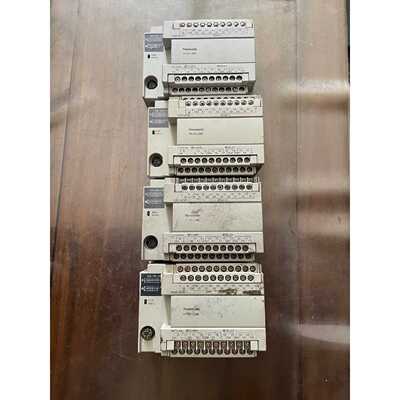 【请询价】PLCFPX0L30R四个通电显示正常一起30