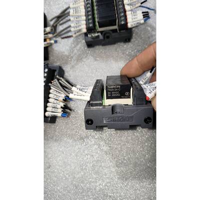 〔议价-可维修〕拆机13个胜蓝SIRON 8位继电器模块，型号Y410-A-