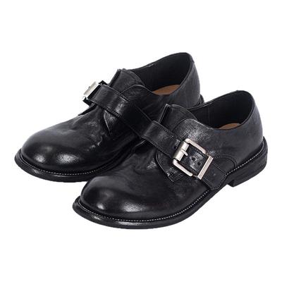 包小姐与鞋先生2025年秋季新款简约针扣植鞣牛皮粗跟僧侣鞋253107