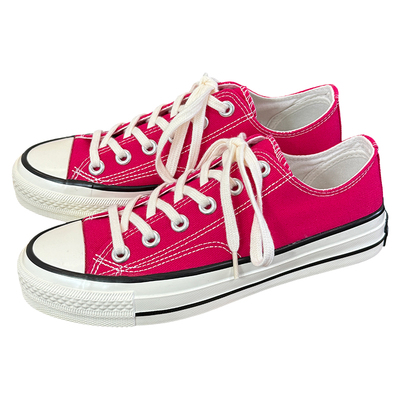 玫红色低帮时尚复古款休闲帆布鞋