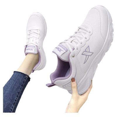 特步皮面防水女鞋轻便休闲小白鞋