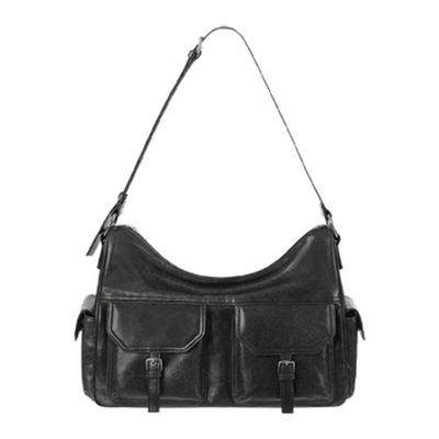 软皮简约对称口袋装饰乔伊包