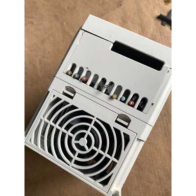 议价SHSC变频器SC620G1.5P2.2三相380V维修