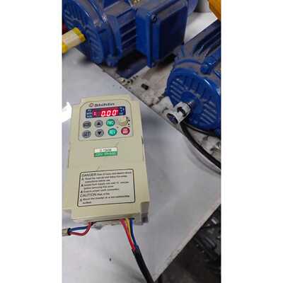 士林变频器0.75KWSS0210.75K成色如图议价