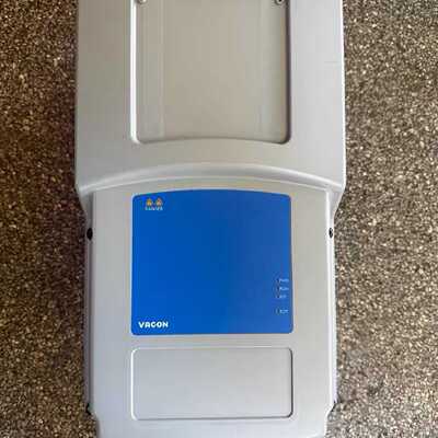 韦肯变频器2.2KW，两相，型号VACON0020-3L-0