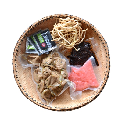 贵阳名小吃街边现炸豆腐圆子