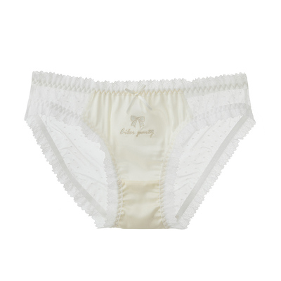 少女内裤刺绣蝴蝶结甜美纯欲风