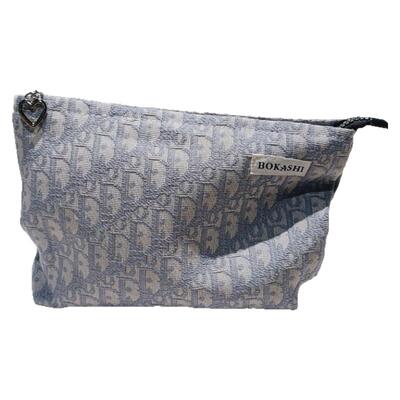 大容量便携式高级感2025新款网红化妆包女外出旅行洗漱包随身收纳