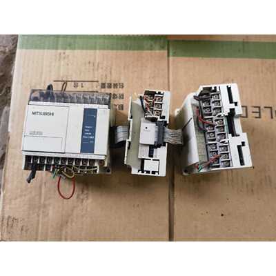 议价三菱FX1N14MR一个FX2N2AD一个FX2N维修