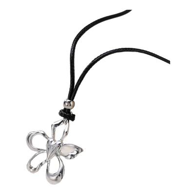 古里雅镂空花朵吊坠项链高级感