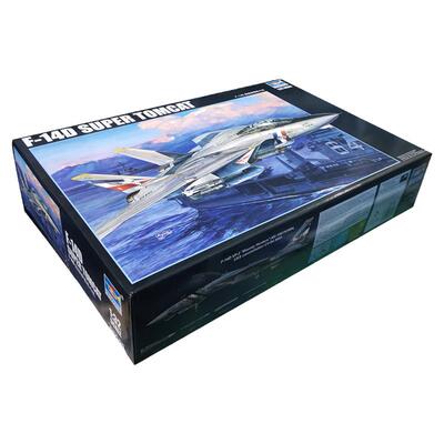 小号手F-14舰载战斗机拼装模型