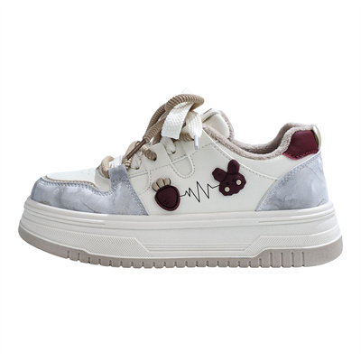 人本官方店2025冬季新款百搭小白鞋可爱萝卜兔子厚底增高加厚板鞋