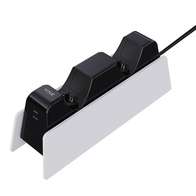 良值PS5手柄充电器智能快充底座