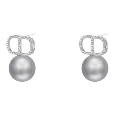 奥莉公主秋冬字母cd灰珍珠耳钉