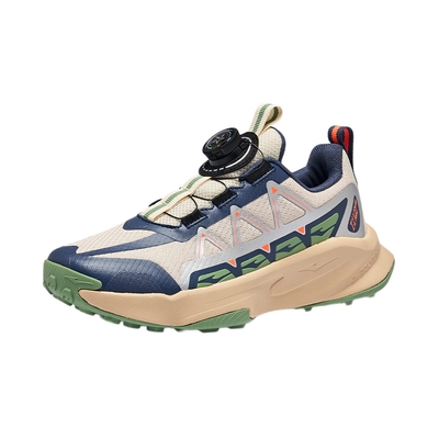 鸿星尔克网面透气舒适户外跑步鞋