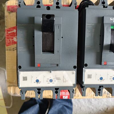 施耐德CVS400F塑壳断路器3P320A3P400A议价