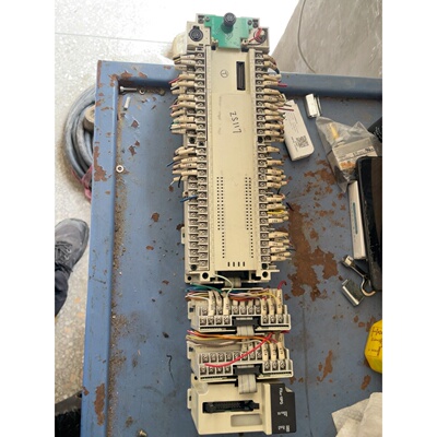 可维修议价  PLCFX2N80MT001FX2N16EXFX2N10PG功能正常议价1套
