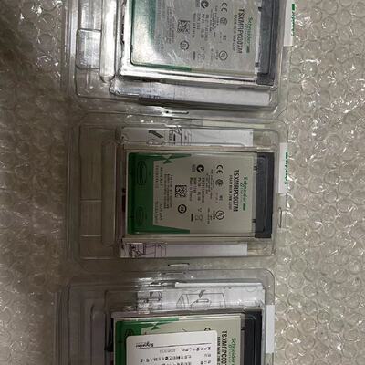 议价施耐德内存卡TSXMRPC007M全新现货