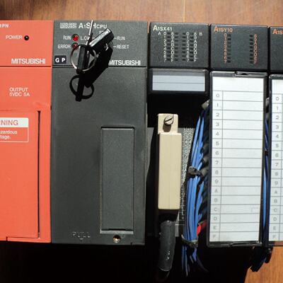 议价三菱A1s61pn A1SHcpu A1SX41 A1SY10 PLC(一套）