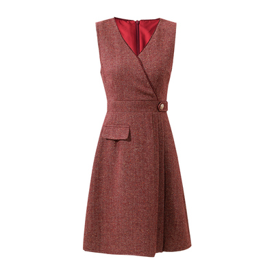 未风雪纺绣花连衣裙显瘦