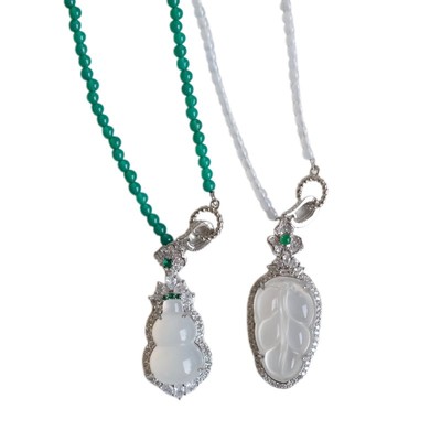 高冰白玉髓葫芦树叶绿玛瑙项链