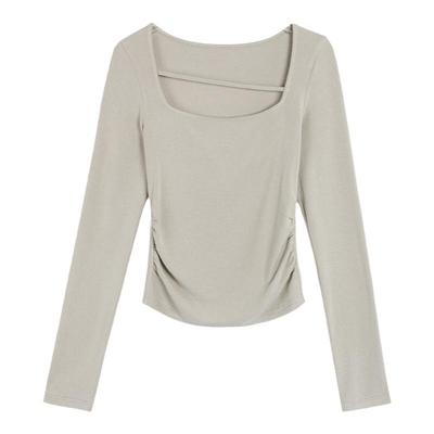 方领针织衫两侧缩褶修身显瘦