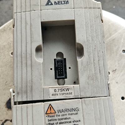议价Delta Inverter 0.75Kw 380V ThreePhase. Specific Photos A