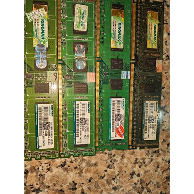 议价金士顿共8条打包价D3内存4GB拆机货试机黑屏点不亮当坏的处维