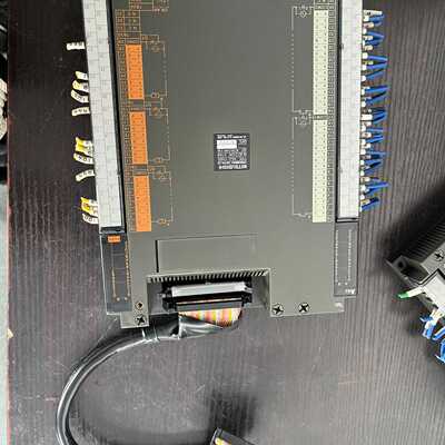 下单前咨询三菱PLC AOJ2-E56DS模块，原装正品，成色几乎全新