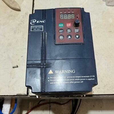 溢价-异能变频器EDS1000.1.5KW成色如图
