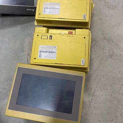 件屏通触摸屏SA2070-30ST J1N1C46 HA