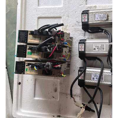 溢价-禾川伺服驱动器SVX3DA040AD三台