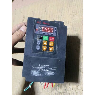 〔议价-可维修〕变频器V8M 2S 2R2GB 2.2KW220V 工业设备备件