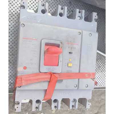 德力西CDM3L-400F漏电断路器，400A三相四线，红色