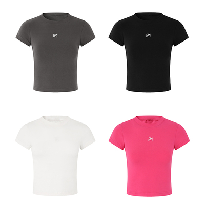 修身短款女性欧美街头