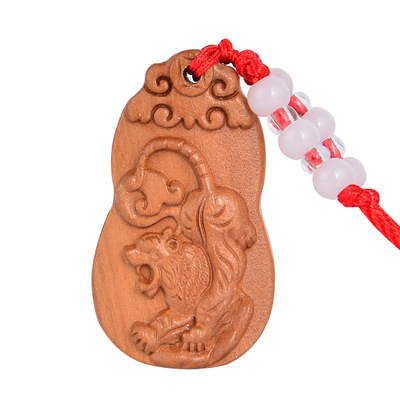 桃木挂件龙蛇马羊猴鸡狗吊坠项链