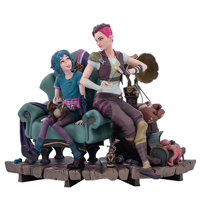 《双城之战》蔚和金克丝大型雕塑