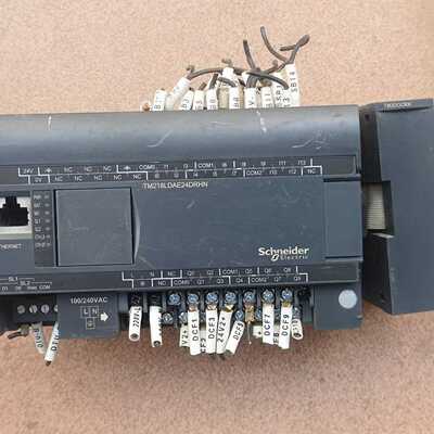 议价施耐德PLC TM218LDAE24DRHN TM2DOCK维修